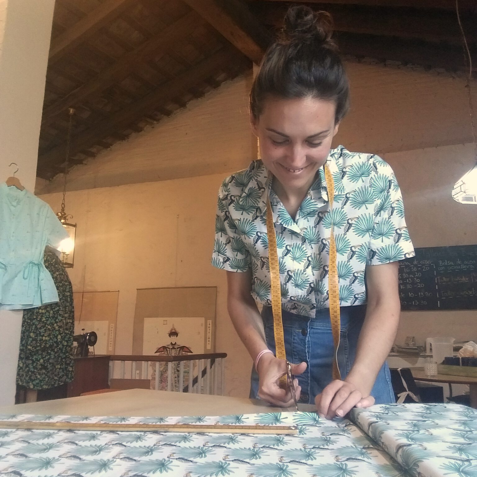 Escuela de costura en Valencia - byebyemanoni